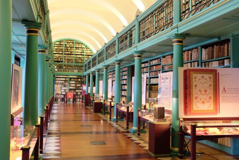 De la maison des livres au « troisième lieu » – Qui+est